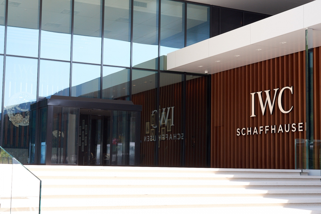 IWC Schaffhausen - Manufakturzentrum - Loupiosity.com